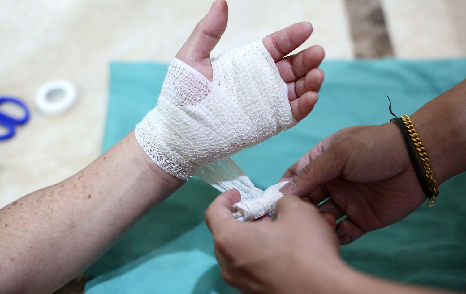 ECCPD190 Wound Dressing - EMS Education & Training